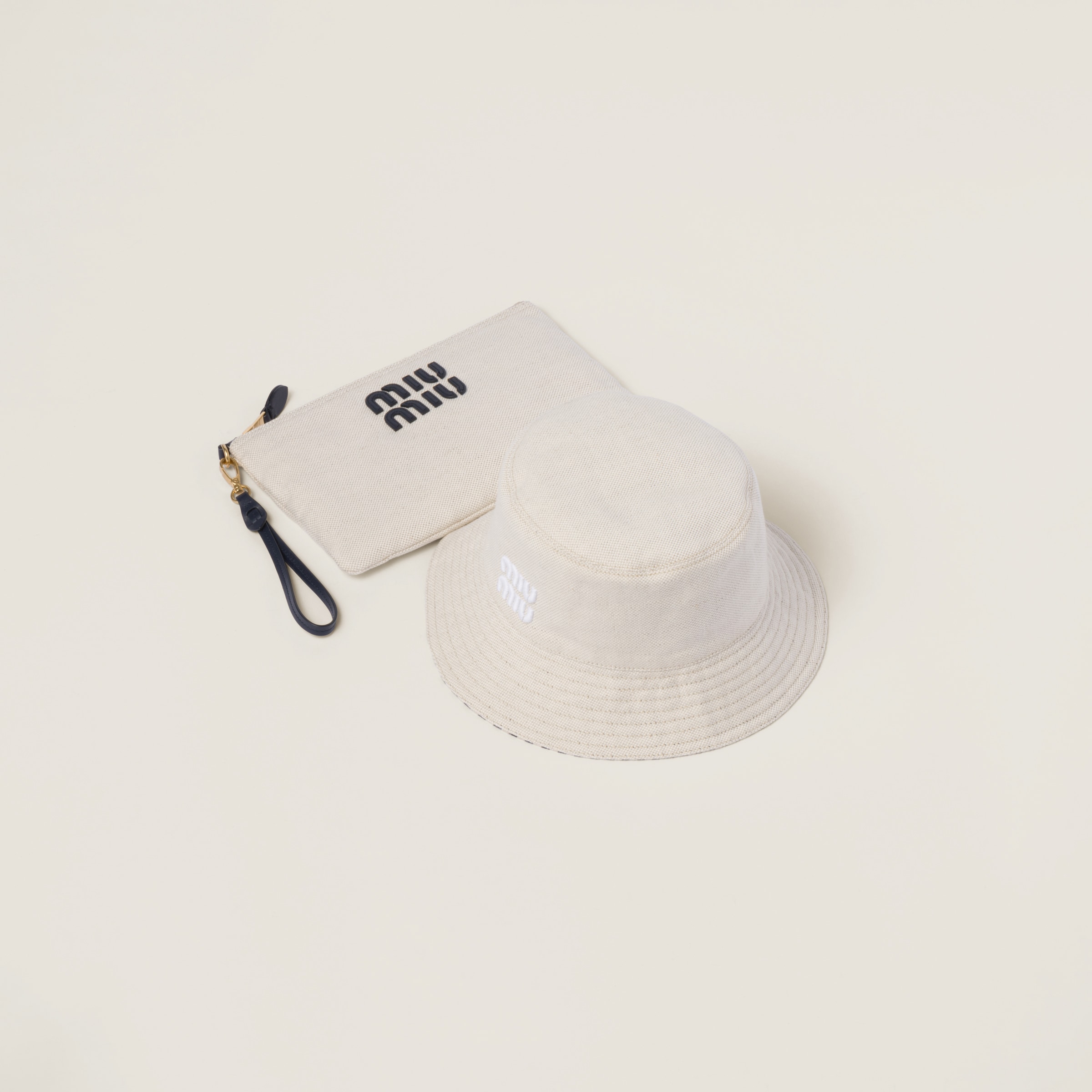 Miu Miu Reversible Bucket Hat With Pouch - Beige/Baltic Blue